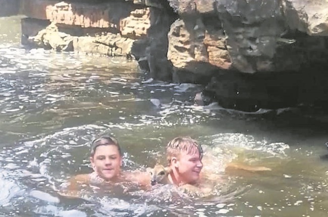 Two hero teens hailed after saving duiker on the KwaZulu-Natal South ...