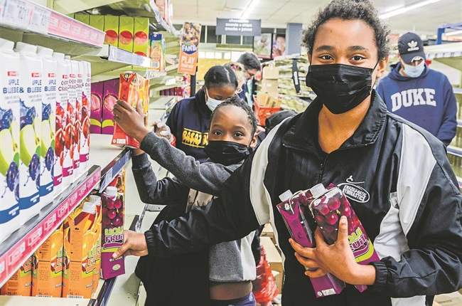 ‘This is our Spar’: Residents join forces to help restock Merrivale ...