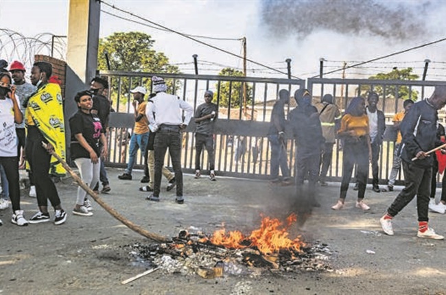 DUT higher certificate students stage protest | The Witness