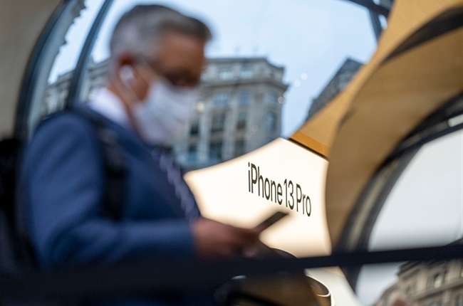 Customers frustrated by two-month wait for new phones | The Witness