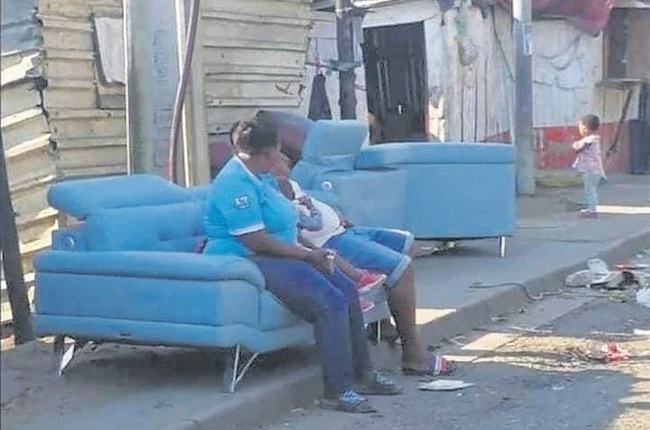 KwaZulu-Natal’s famous blue couch found at last | The Witness