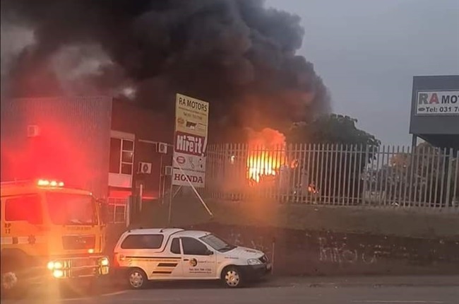 Fire destroys a tyre shop in Pinetown, KZN | The Witness