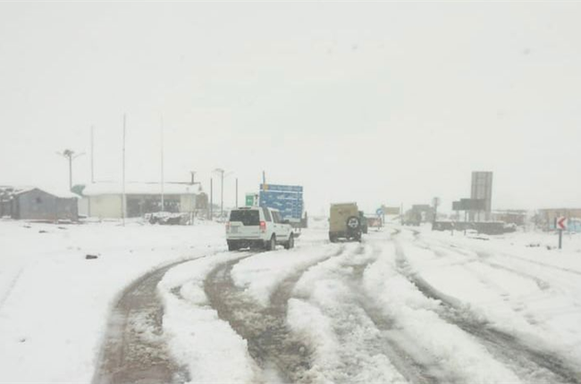 WATCH: Winter wonderland as snow falls on Sani Pass, KZN | The Witness