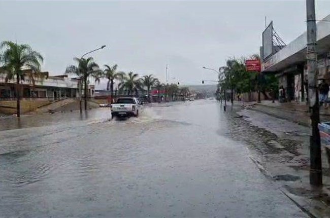 WATCH | Heavy KZN rains lead to more flooding in Ladysmith | The Witness