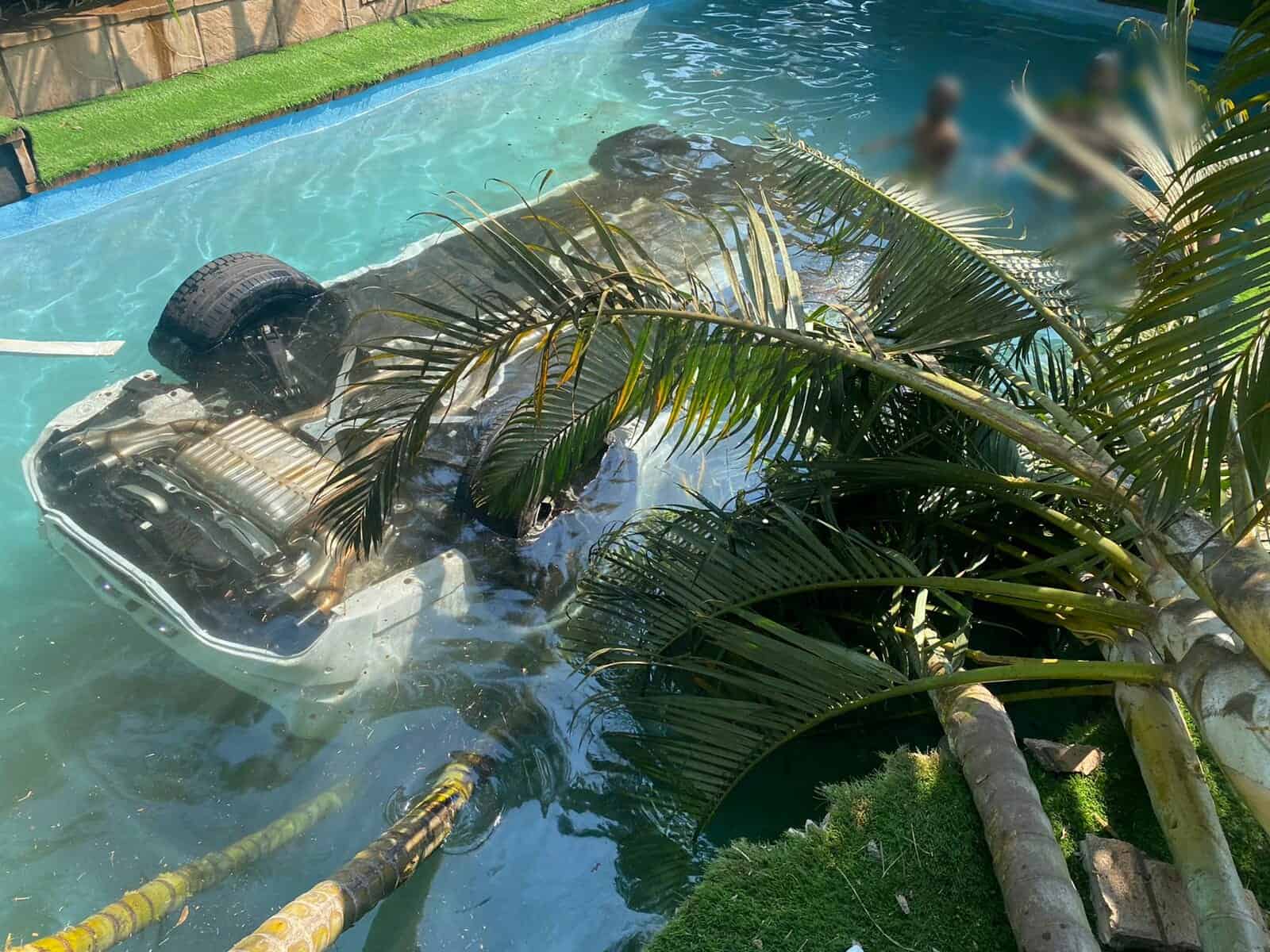 Car crashes into swimming pool, driver dead | The Witness