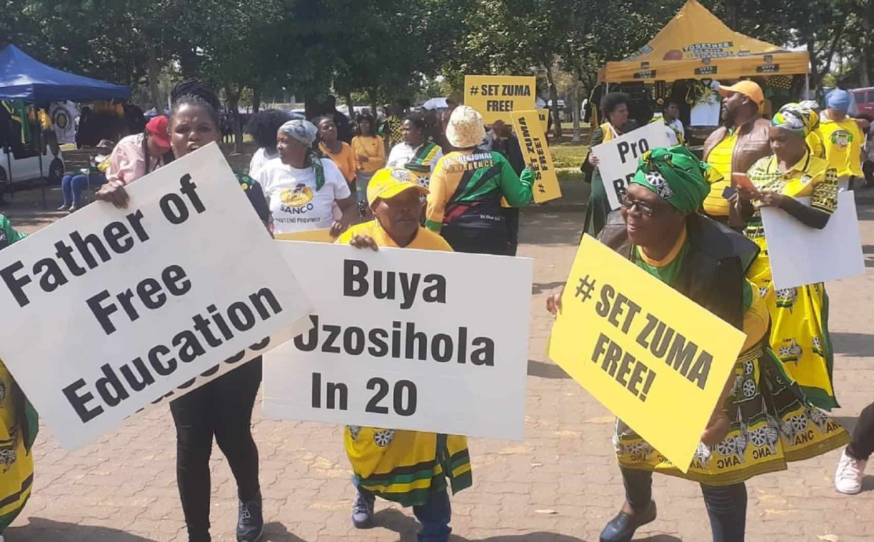 WATCH | Zuma supporters arrive at Pietermaritzburg high court | The Witness