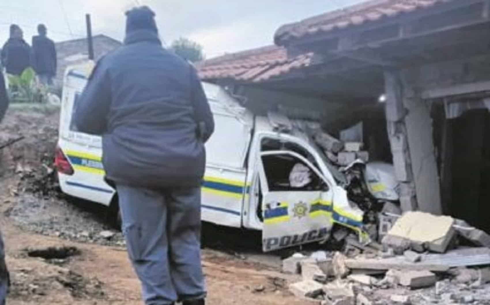 Police van crashes into Snathing home | The Witness