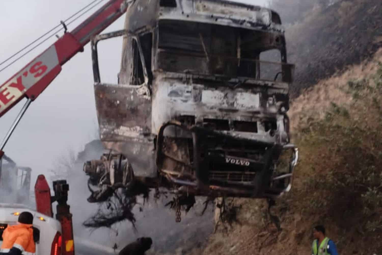 Van Reenen's Pass to reopen shortly after six trucks torched | The Witness