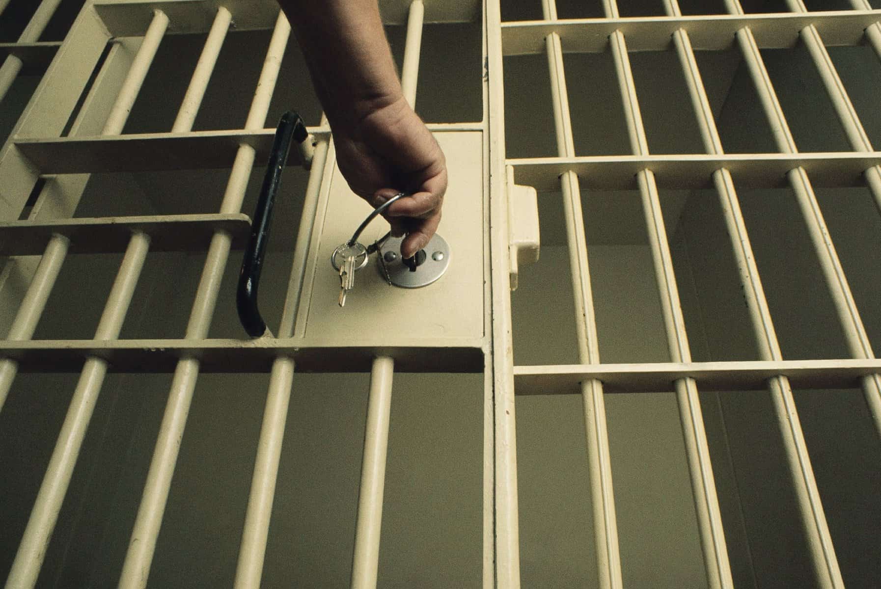 Two break out of French jail in 'old-fashioned' bed sheets escape | The ...