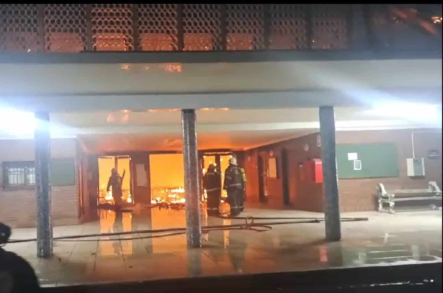 WATCH | Situation tense after building at UKZN in Pietermaritzburg set ...