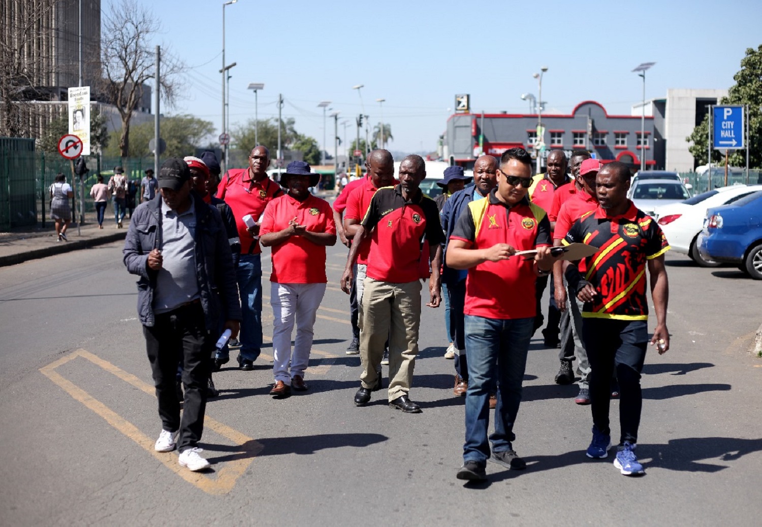 Samwu shop stewards march against employee relations at Msunduzi | The ...