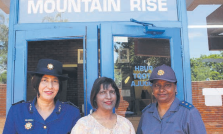 Mountain Rise police honour retiring officers | The Witness
