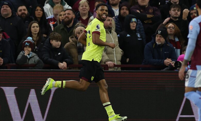 Analysis: Super striker Foster under the spotlight | The Witness