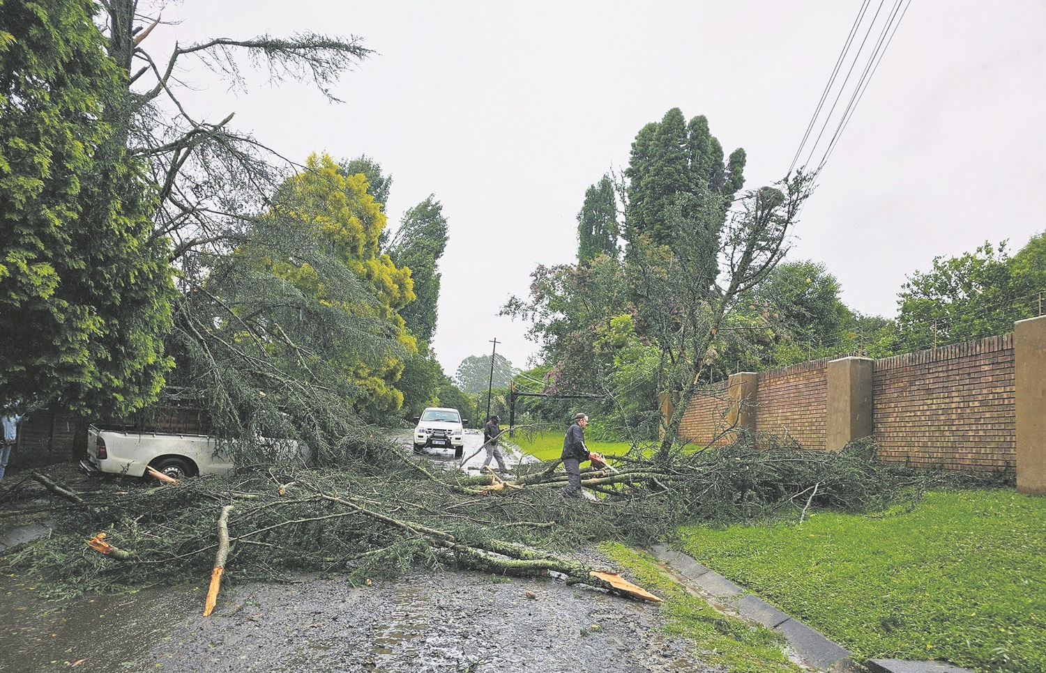 Howick mops up while waiting for power to be restored | The Witness