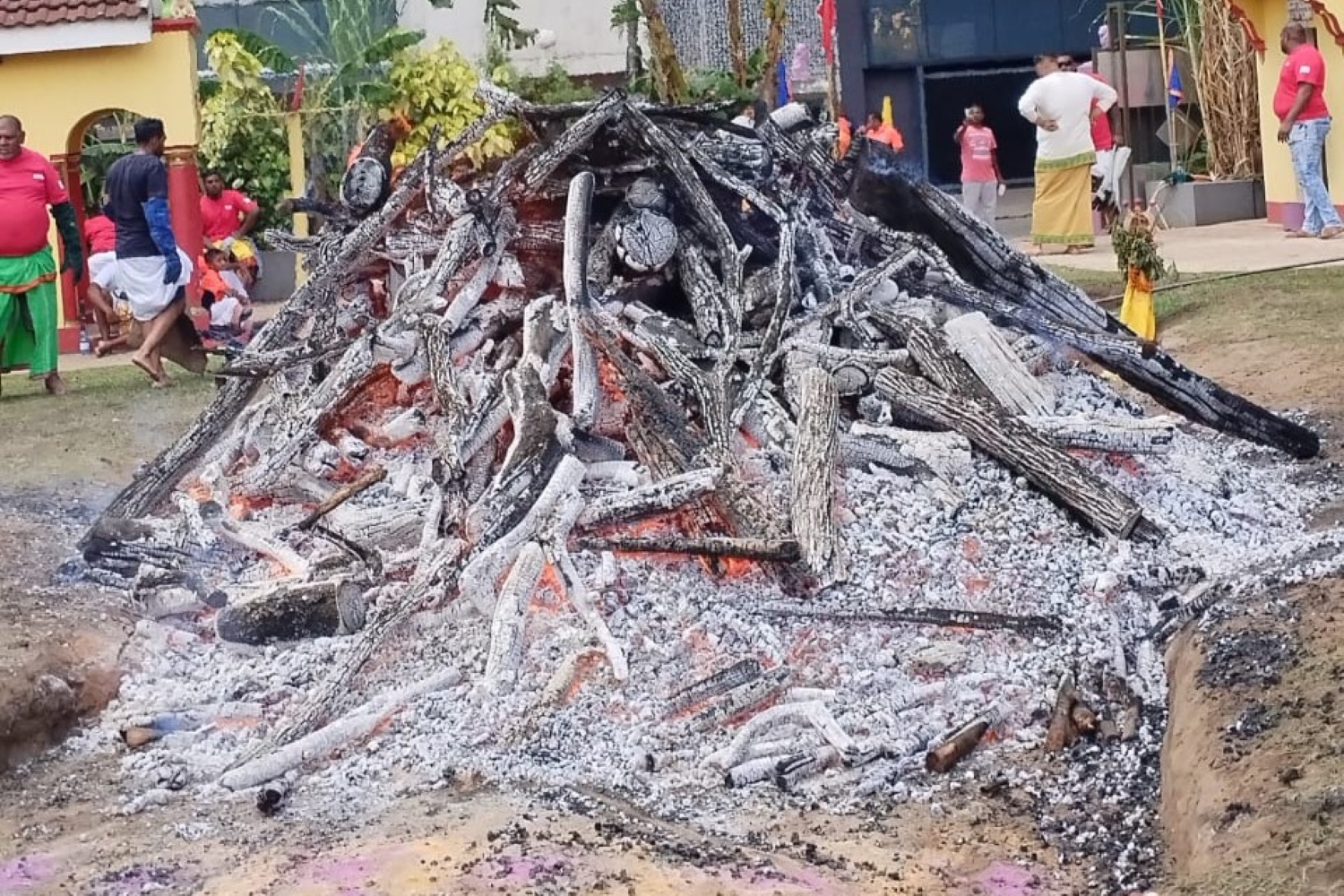 WATCH | Firewalking preparation underway | The Witness