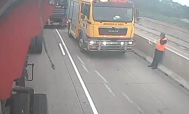 WATCH | Truck crashes into fire and rescue vehicle on N3 | The Witness