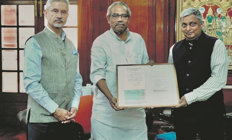 Priceless Gandhi artefacts find new home in Indian museum | The Witness