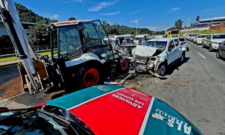 Three injured in Pinetown car crash | The Witness