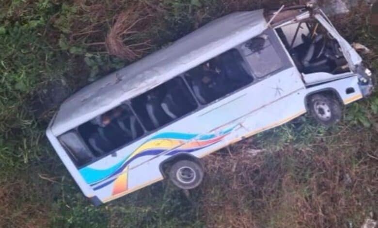 Three dead, 12 injured after bus plunges off Tongaat bridge | The Witness