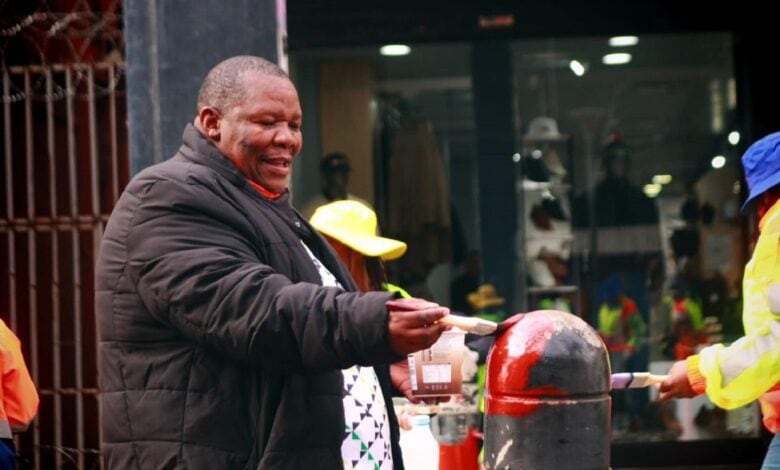 Msunduzi officials honour Madiba’s legacy with CBD clean-up | The Witness