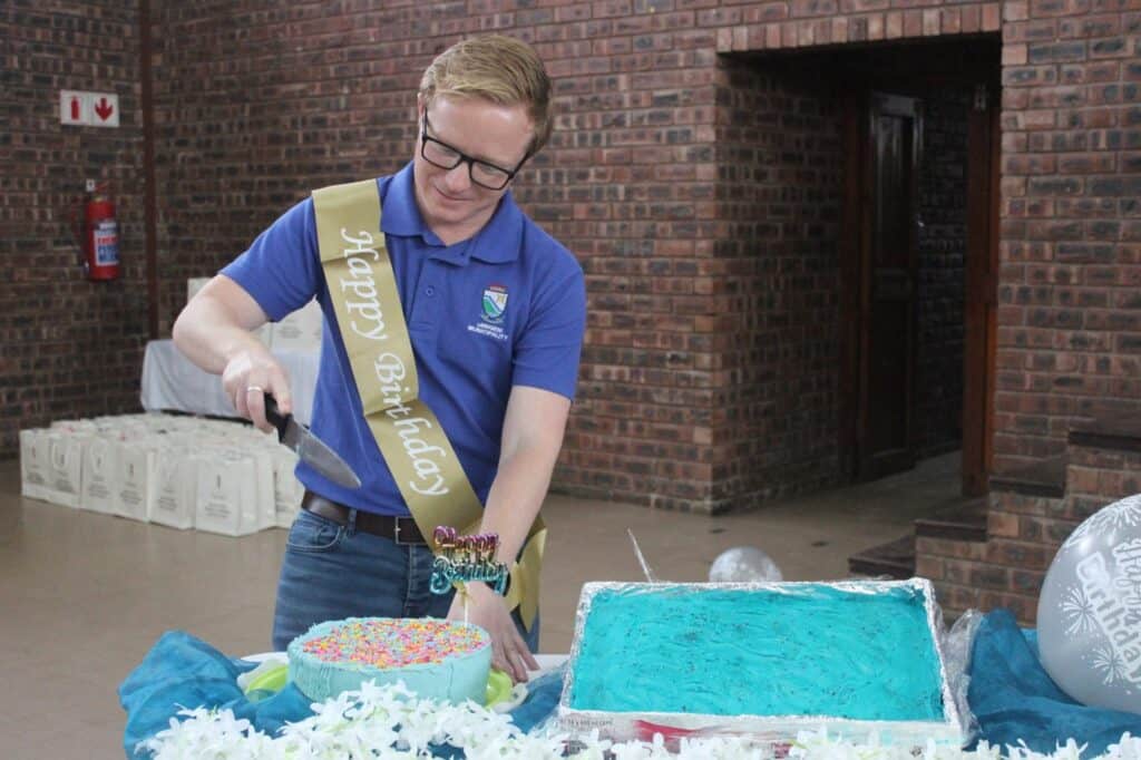 WATCH | Mayor Pappas celebrates his birthday with the elderly | The Witness