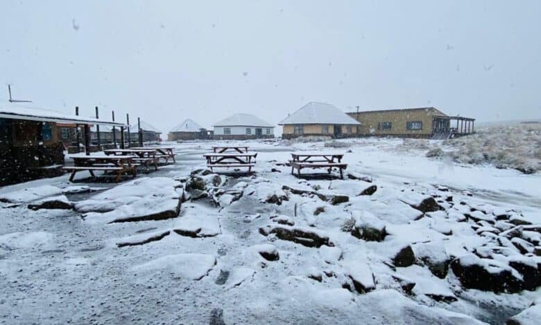 Snow blankets KZN's Sani Pass, more snowfall expected | The Witness