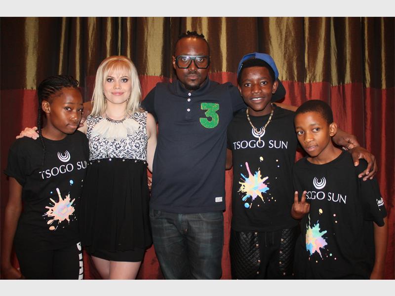 [VIDEO]Superstars share their wisdom | Krugersdorp News