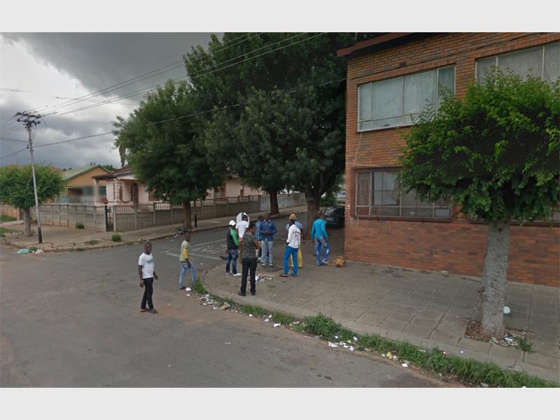 Plans to rejuvenate Sivewright Street and surrounds take shape ...