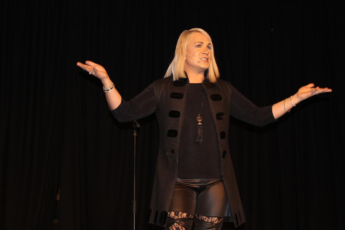 [FOTO's] 'Craiganators' laat die maagspiere werk | Krugersdorp News