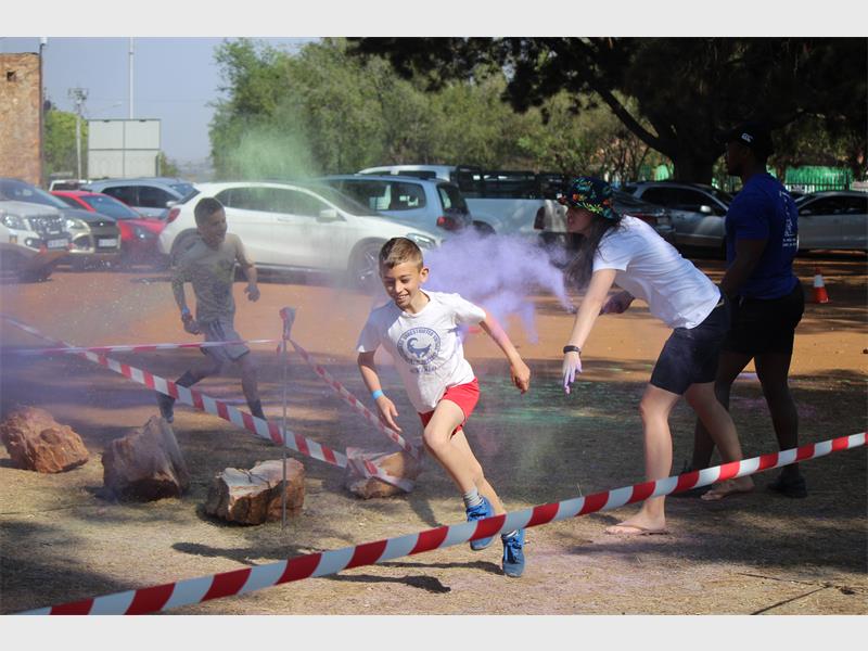 [PHOTOS] Colour fun at Monument Primary | Krugersdorp News