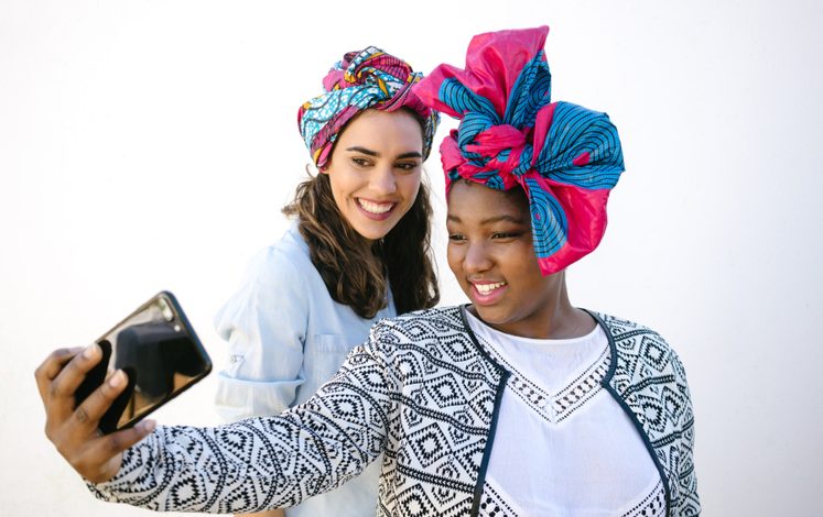 Wear a doek that makes a difference | Krugersdorp News