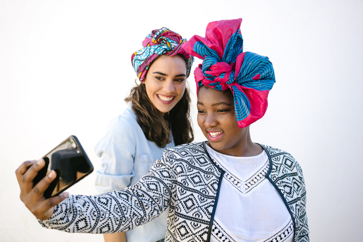 Wear a doek that makes a difference | Krugersdorp News