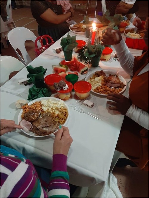 Weldoeners bederf haweloses met driegang Kersete | Krugersdorp News