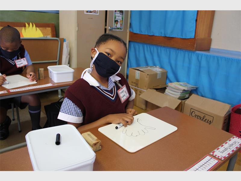 Smiles behind the masks at Monument Primary | Krugersdorp News