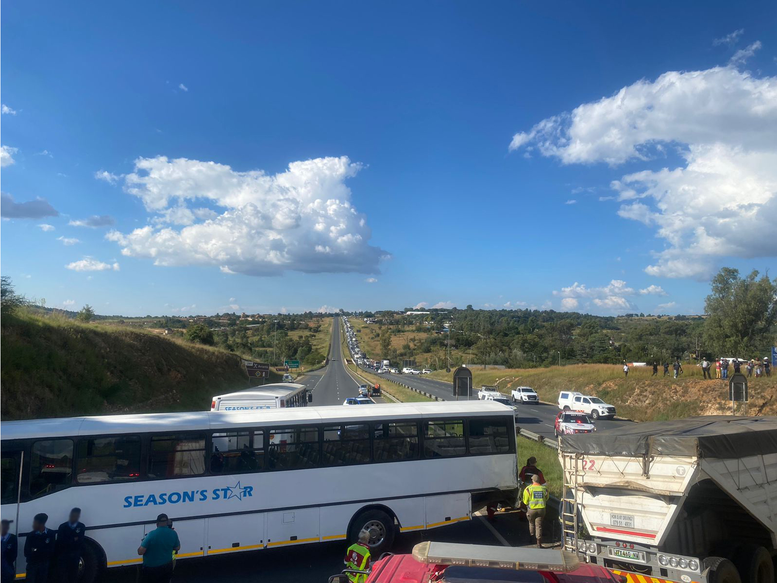 N14 blocked in both directions following huge accident | Krugersdorp News