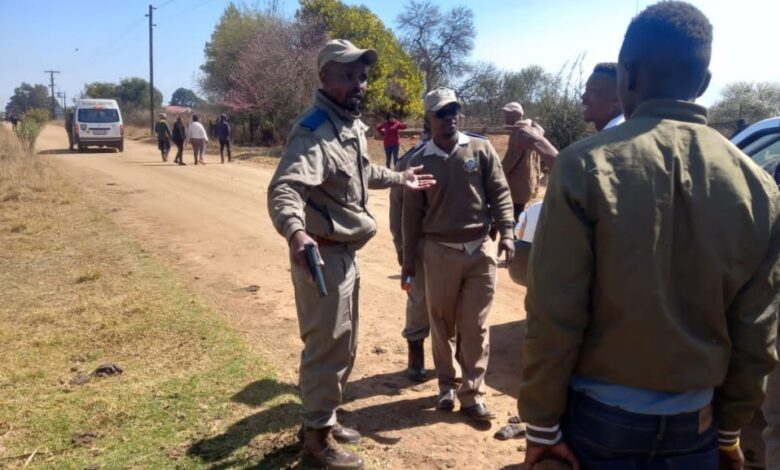 Three wounded by Public Safety officer's gun during Brickvale march ...