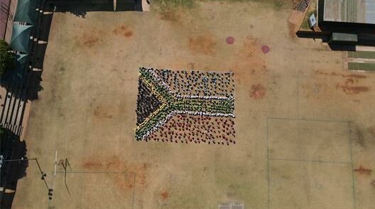 Nories beeld die reënboognasie as die landsvlag uit! | Krugersdorp News