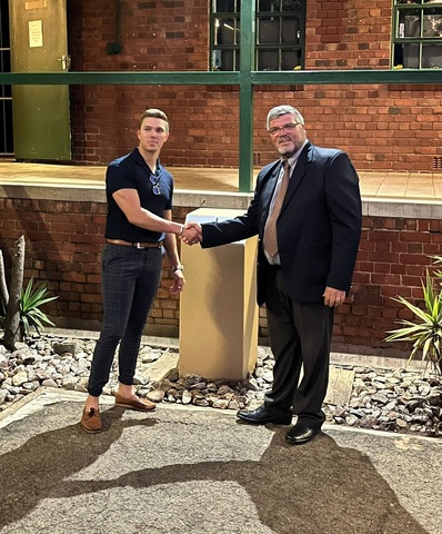 Sweef soos 'n Arend: Noordskool onthul pragbeeld | Krugersdorp News