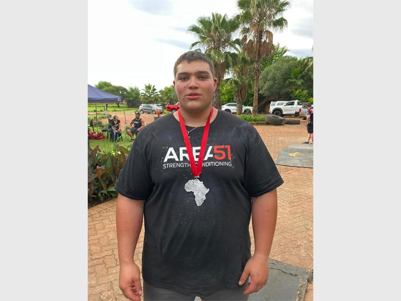 Young power lifter bags Strongman medal despite torn meniscus ...