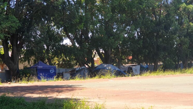 Man oorlede by tennisbane se tentkamp | Krugersdorp News