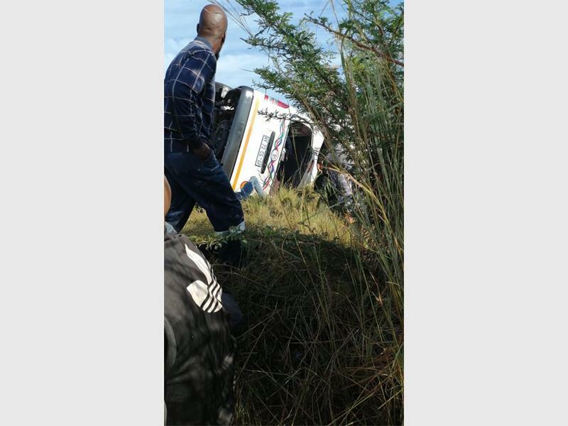 18 people injured after taxi and bakkie collide near Kagiso ...