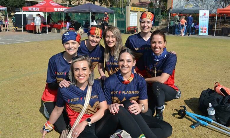 Meerkatte samel fondse in met groot sportmangees