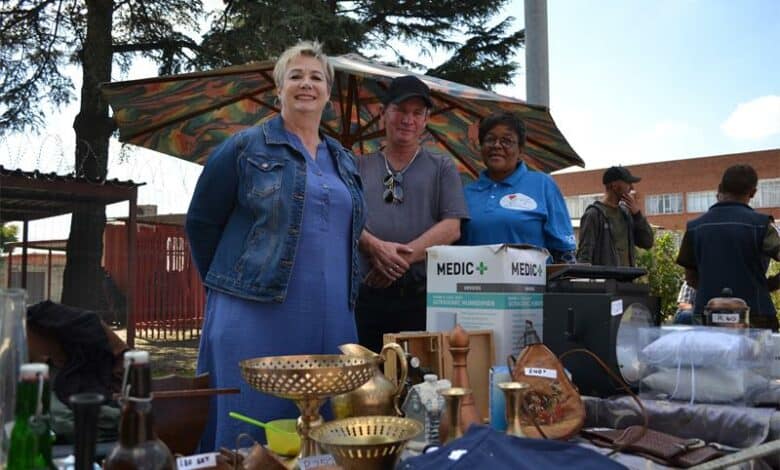 Klein vlooimark by Paul Krugersaal maak groot verskil | Krugersdorp News