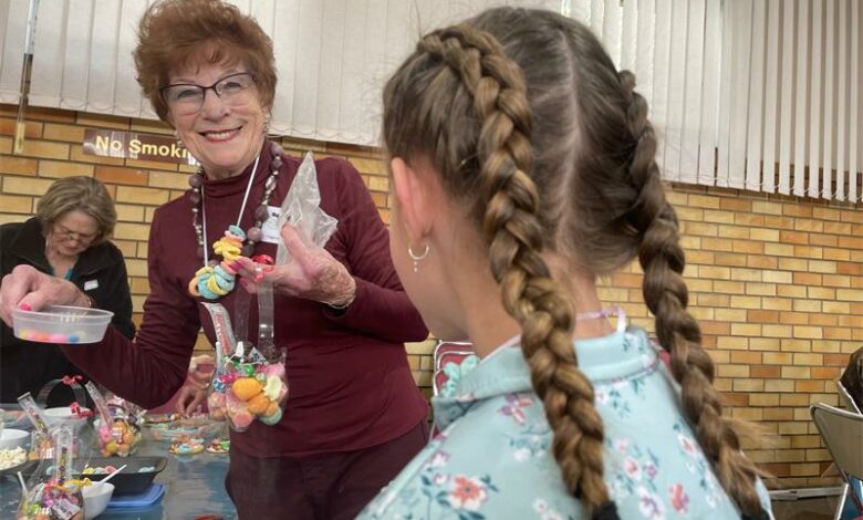 VLU Fuchsia-tak bring kreatiwiteit en omgee saam by winterskool