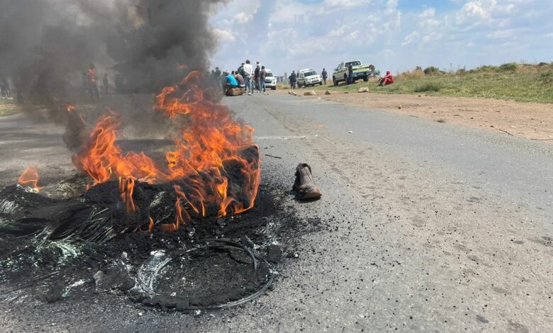 Alleged police brutality sparks protest in Kagiso