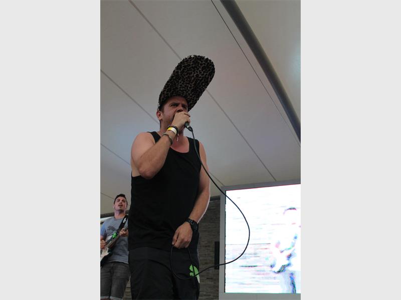 Parrow laat aanhangers dans, dans, dans! | Roodepoort Record