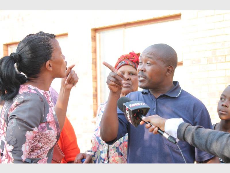 Scuffle after MEC's meeting ends | Roodepoort Record