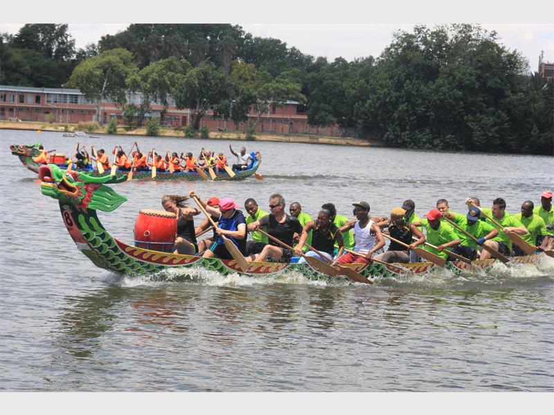 Dragon Boats take over the lake | Roodepoort Record