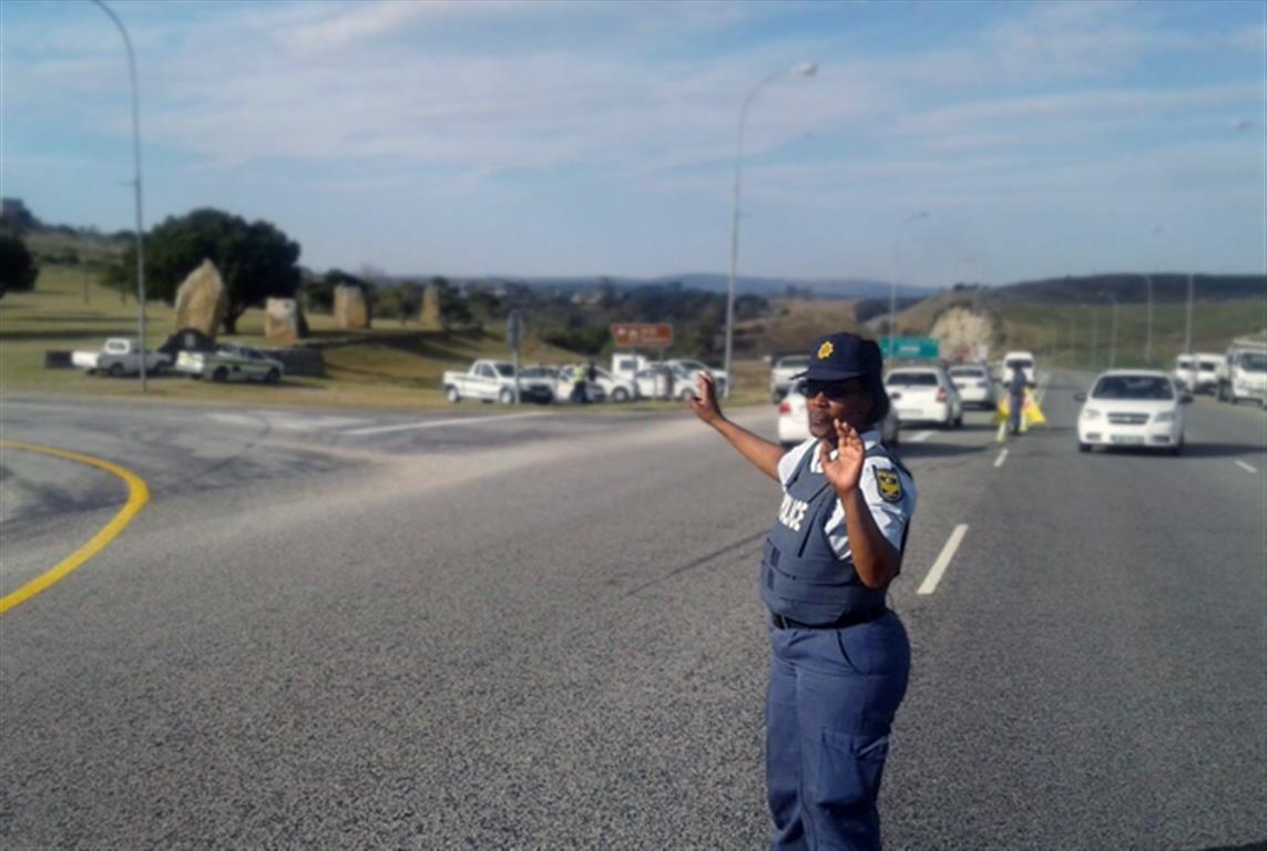 Vehicles and people searched during massive roadblock | Roodepoort Record