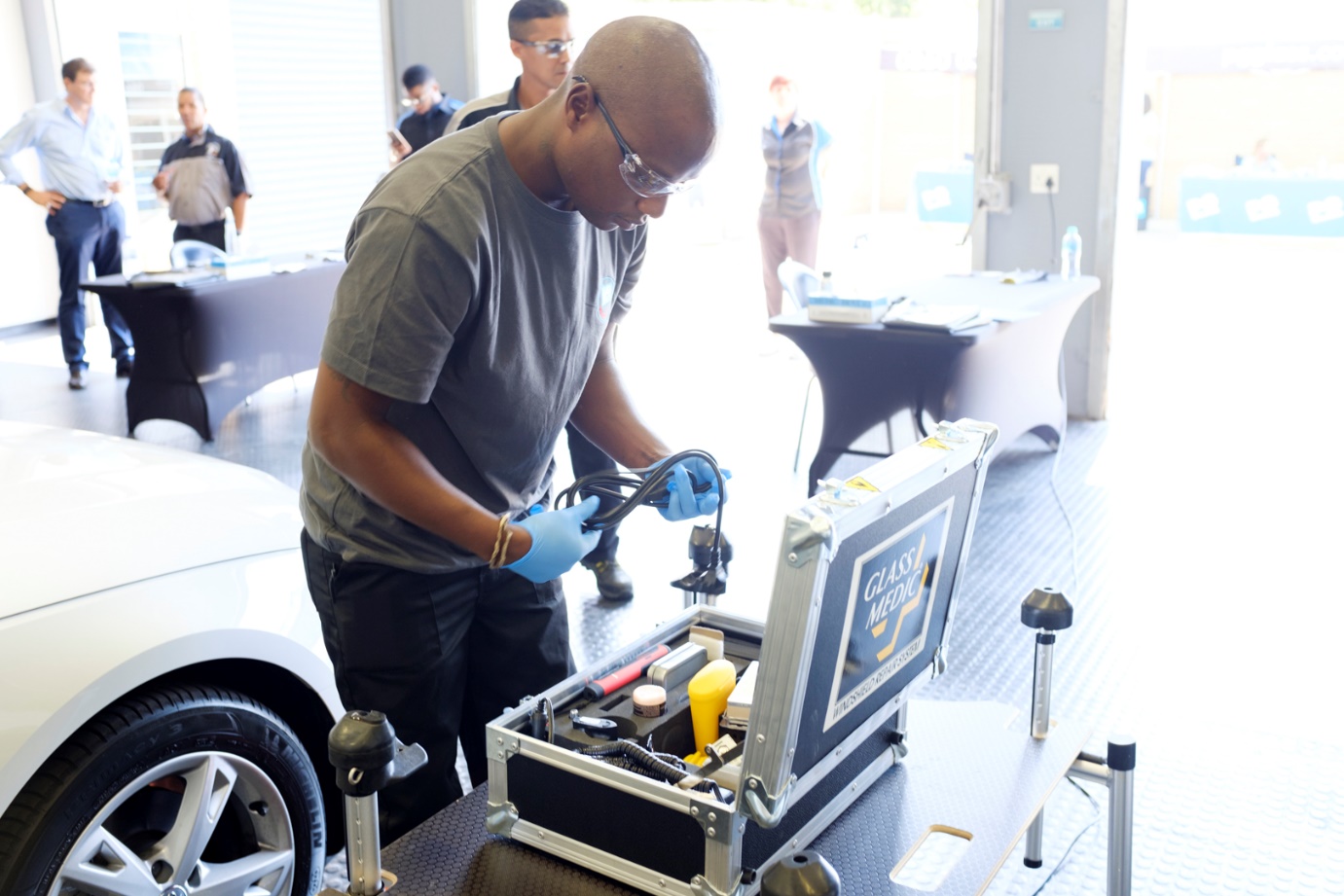 PG Glass windscreen repair or replacement solutions for motorists ...